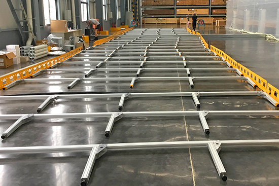 Modular vacuum bed cutting tables